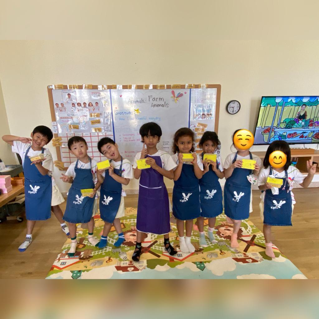 👩‍🍳👨‍🍳 Little chefs in action! 🌽🧀 | Kipinä